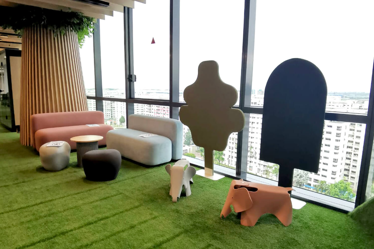 5 Office Decoration Ideas for Coworking or Hot-Desking Space | Comfort ...